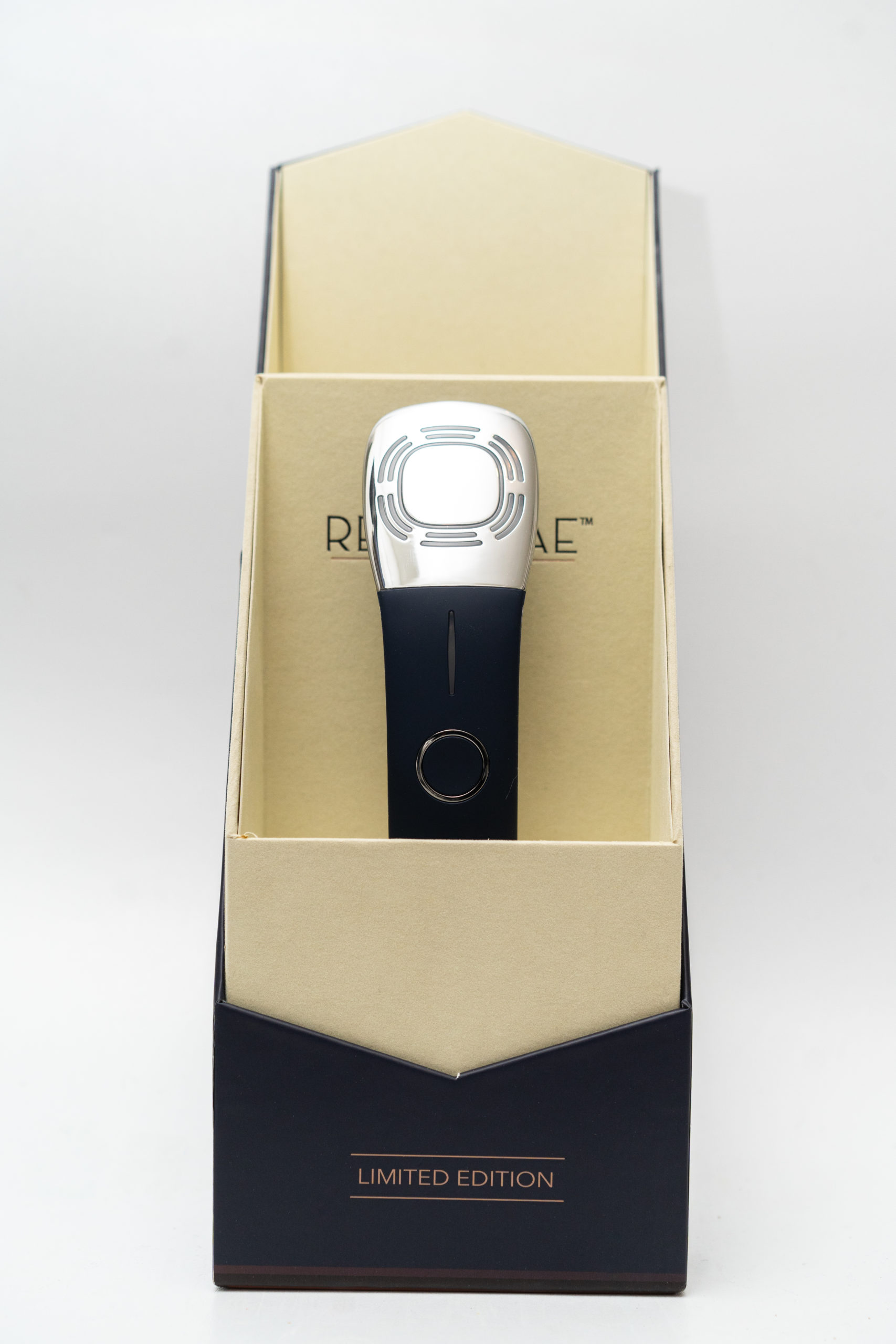 **Phototherapy Device for Beauticians | Home Facial Treatment Device ...