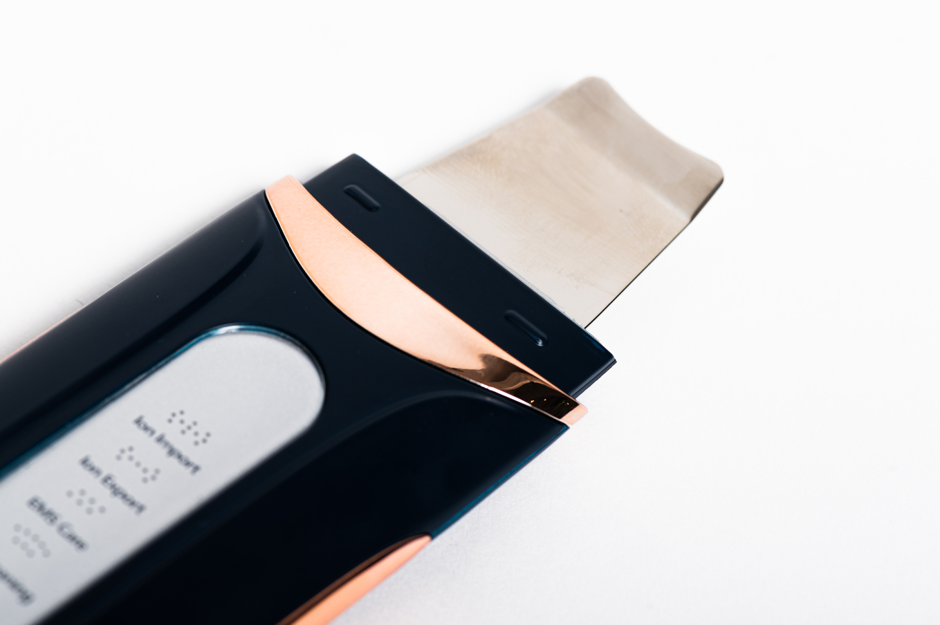 ION Cleaner | Pore Cleaning Device and Blackhead Removal